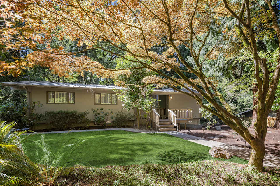 Updated Mercer Island Mid-Century | Kelly Weisfield | Seattle Real Estate