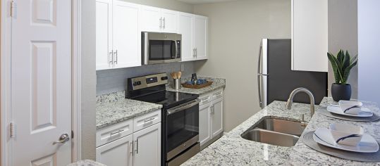 MAA Chastain Luxury Apartments for Rent in Buckhead area of Atlanta, GA