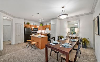 MAA Woodwind Luxury Apartments in Houston, TX | MAA