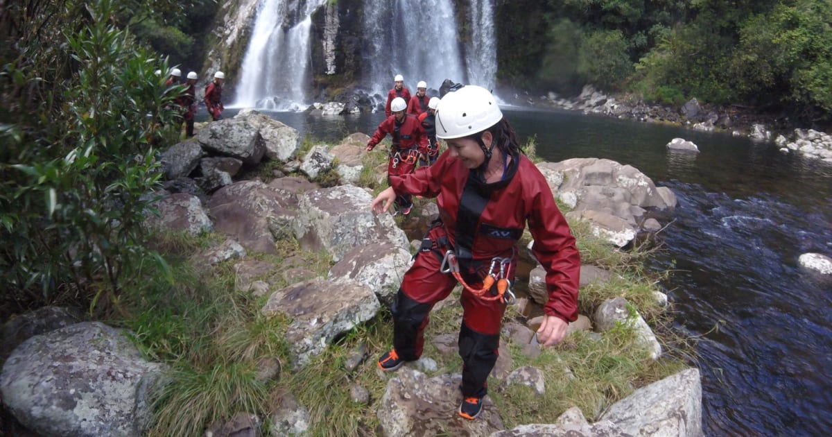 Abstieg der Bassin Bœuf-Schlucht in Sainte-Suzanne, Insel La Réunion ...