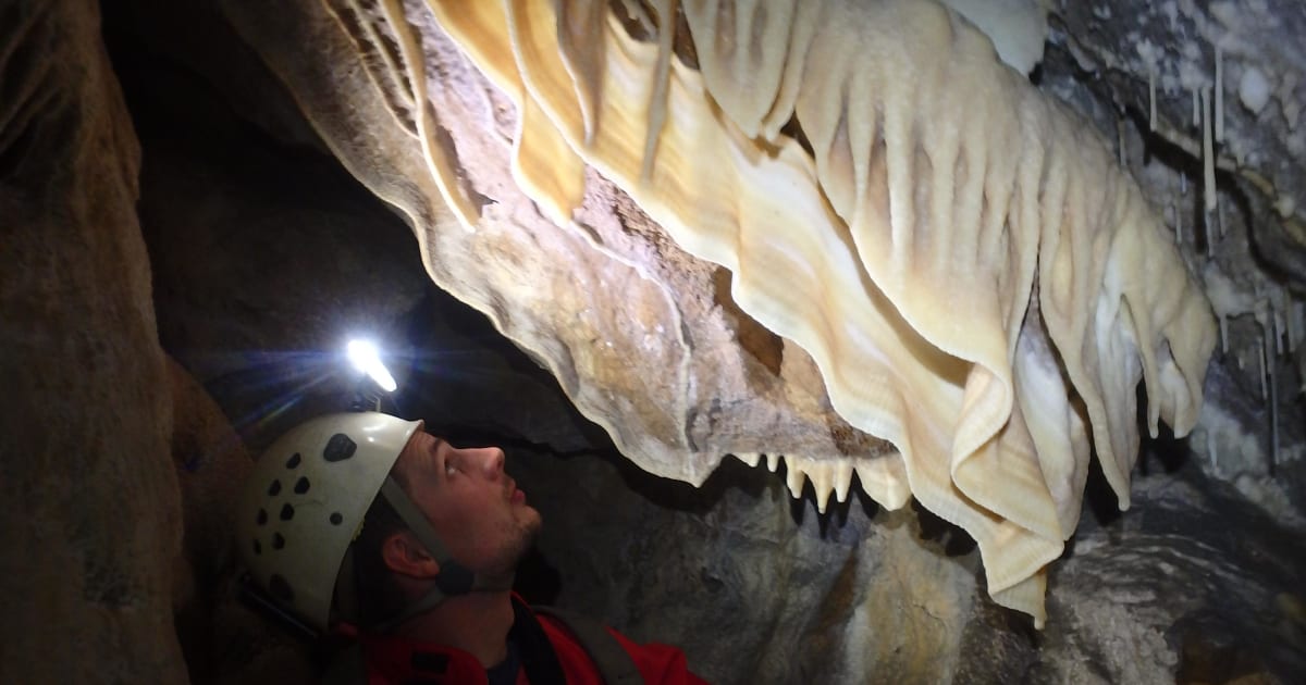 Caving in Corbère-les-Cabanes in the Pyrénées-Orientales | Manawa
