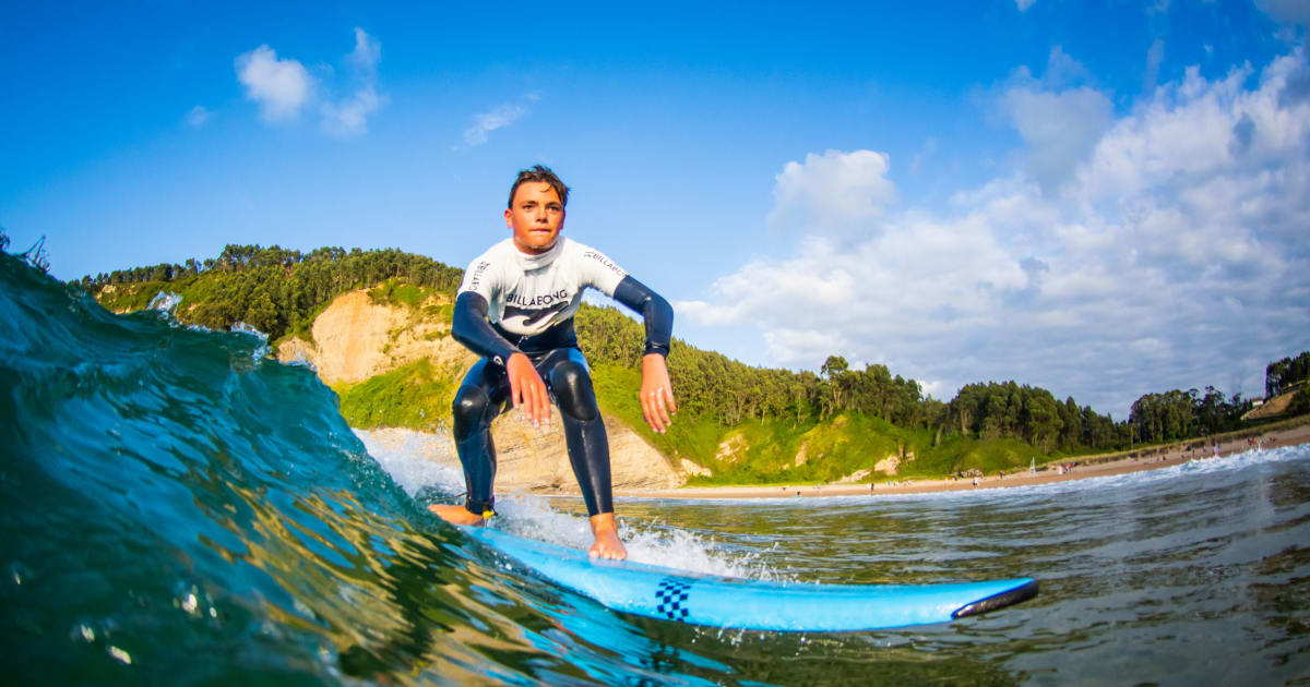 Surfing Lesson in Playa de Mogro near Santander, Cantabria | Manawa