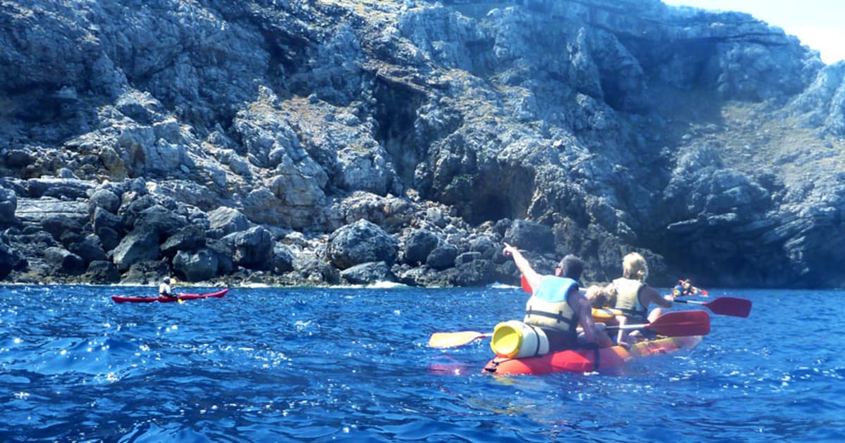 Excursion en kayak de mer depuis Fornells à Minorque | Manawa
