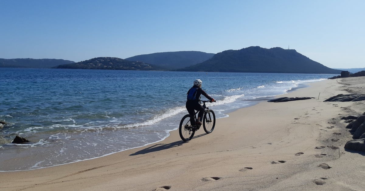Saint-Cyprien Hike - Electric mountain bike ride on the beach of Saint-Cyprien near Porto ...