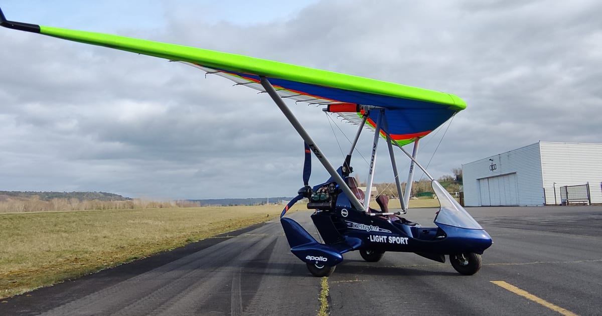 First flight in a tilting microlight near Périgueux | Manawa