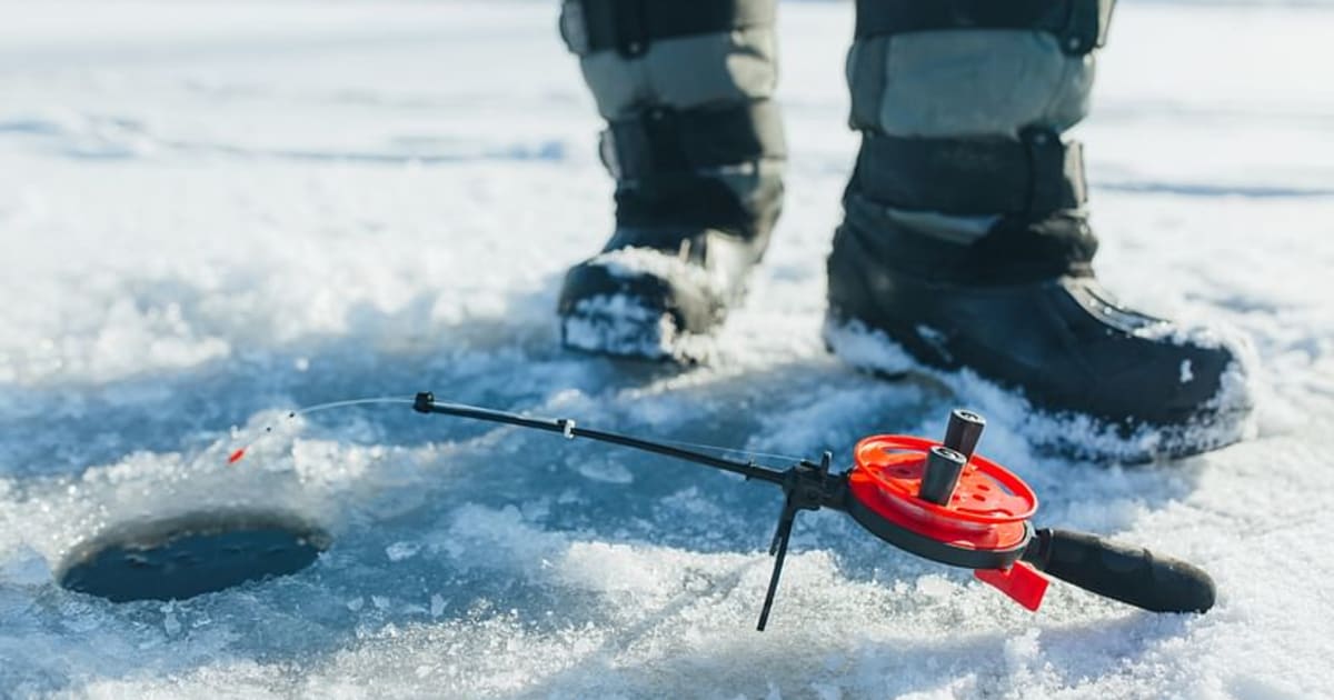 Snowmobile Ice Fishing Safari from Levi | Manawa