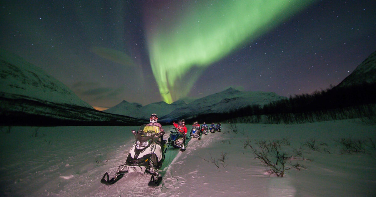 Snowmobile Excursion under the Northern Lights in Tromsø | Manawa