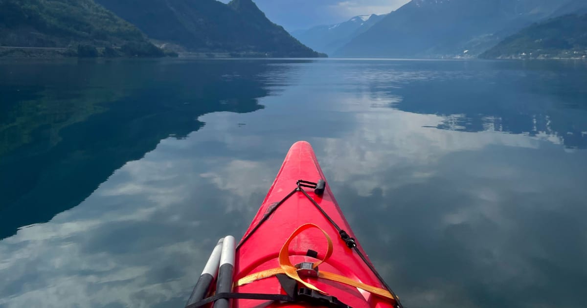 Guided Kayaking Excursion in Sørfjorden from Lofthus | Manawa