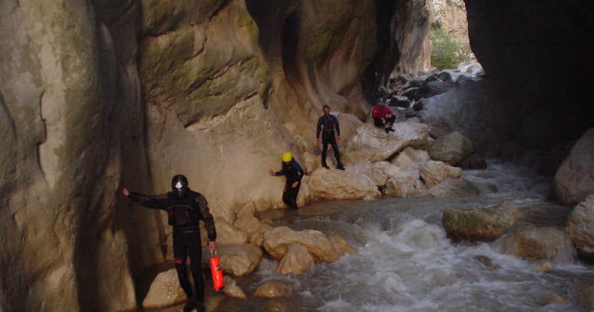 Canyoning in Kleftis canyon - Canyoning excursions near Grevena | Manawa