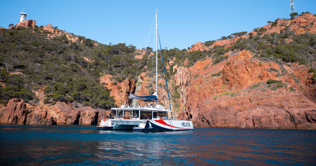 Croisière en catamaran à l’Île d’Or et Esterel depuis Saint-Raphaël ...