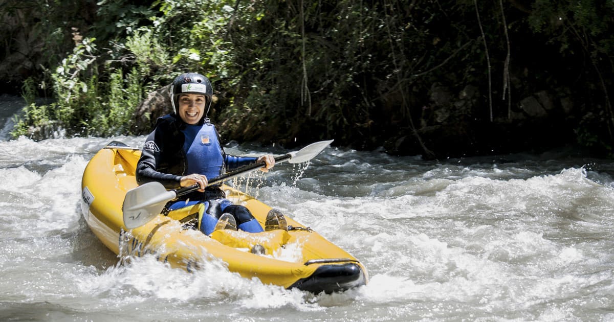 Descenso en kayak por el río Genil en Benamejí, Córdoba | Manawa
