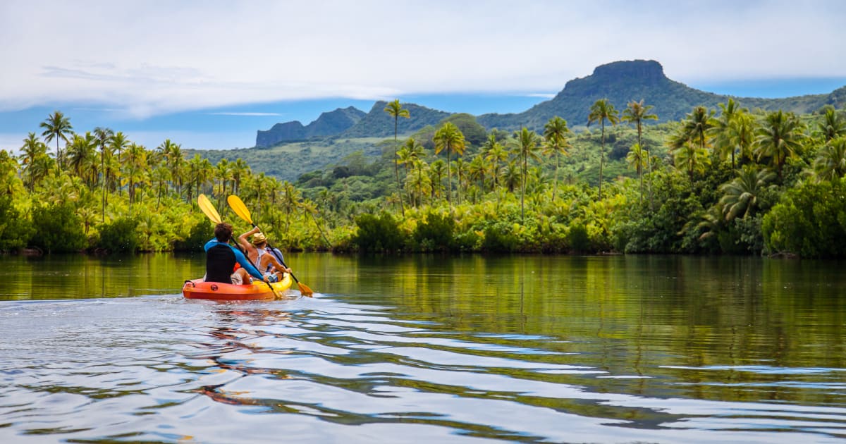 Kayaking on the Faaroa River, Raiatea Island | Manawa