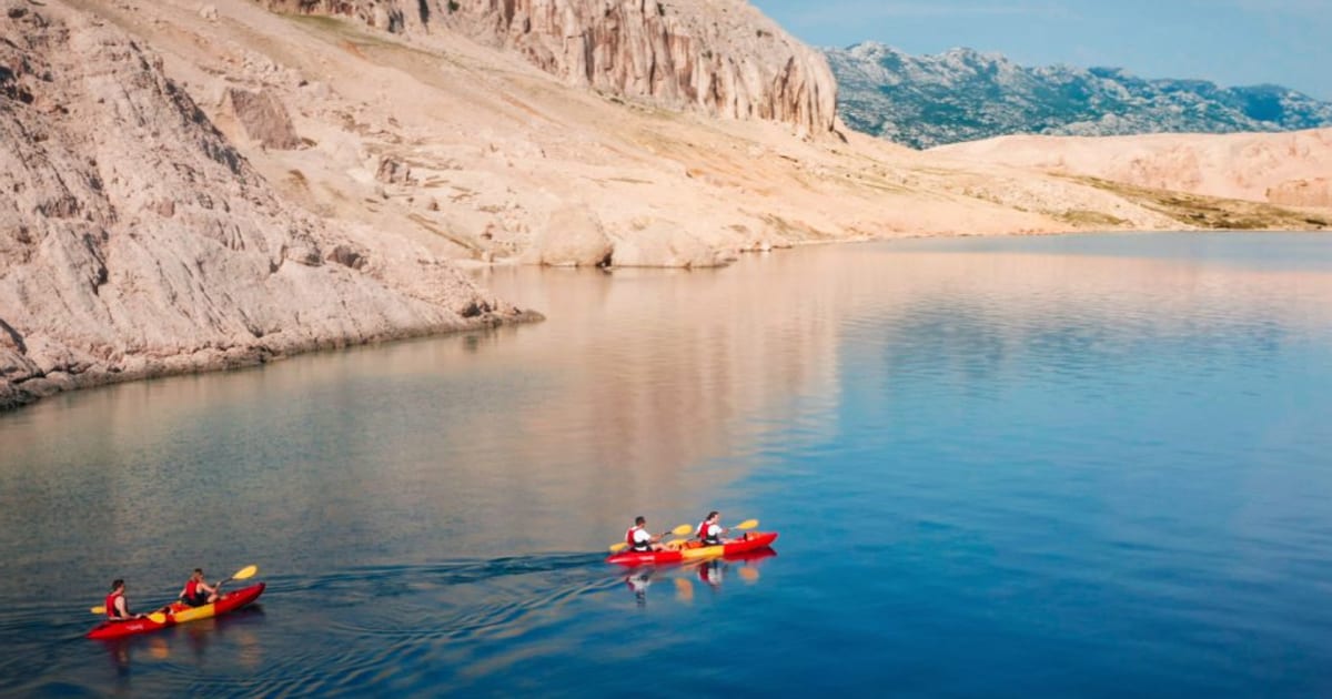 Guided Sea Kayaking Tour in Pag Bay near Novalja | Manawa