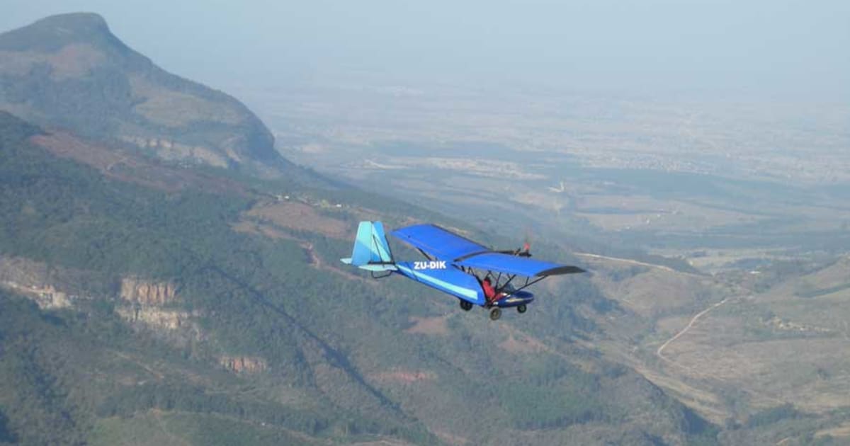 Bantam Microlight Flying over Hoedspruit, Drakensberg | Manawa