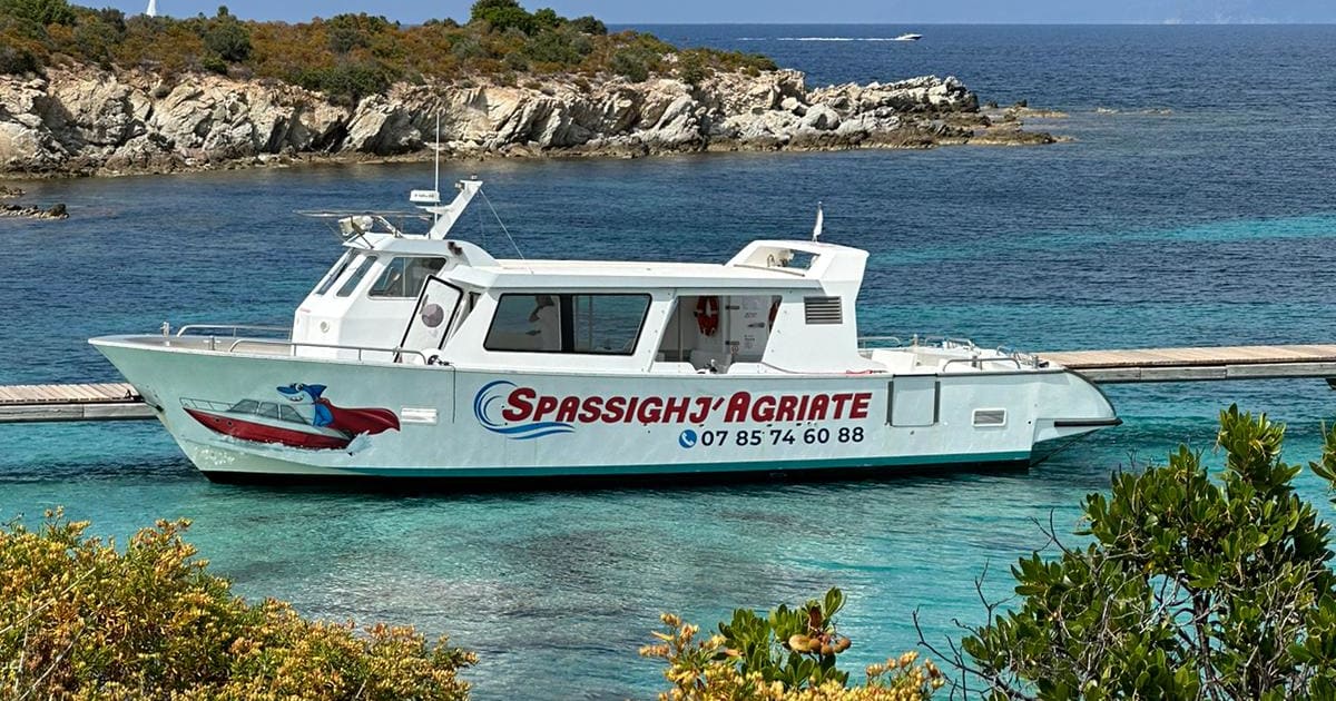 Visit to Lotu Beach by Taxi Boat from Saint-Florent | Manawa