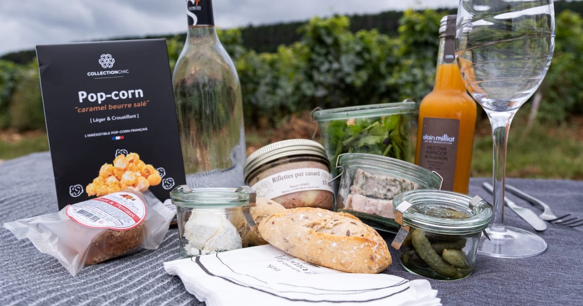 Self-drive tour in a 2CV & gourmet picnic | Manawa