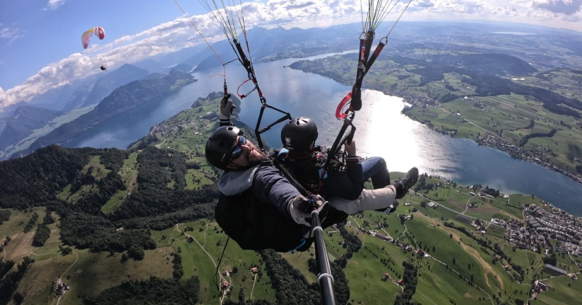 Tandem-Gleitschirmflug über die Rigi bei Luzern | Manawa