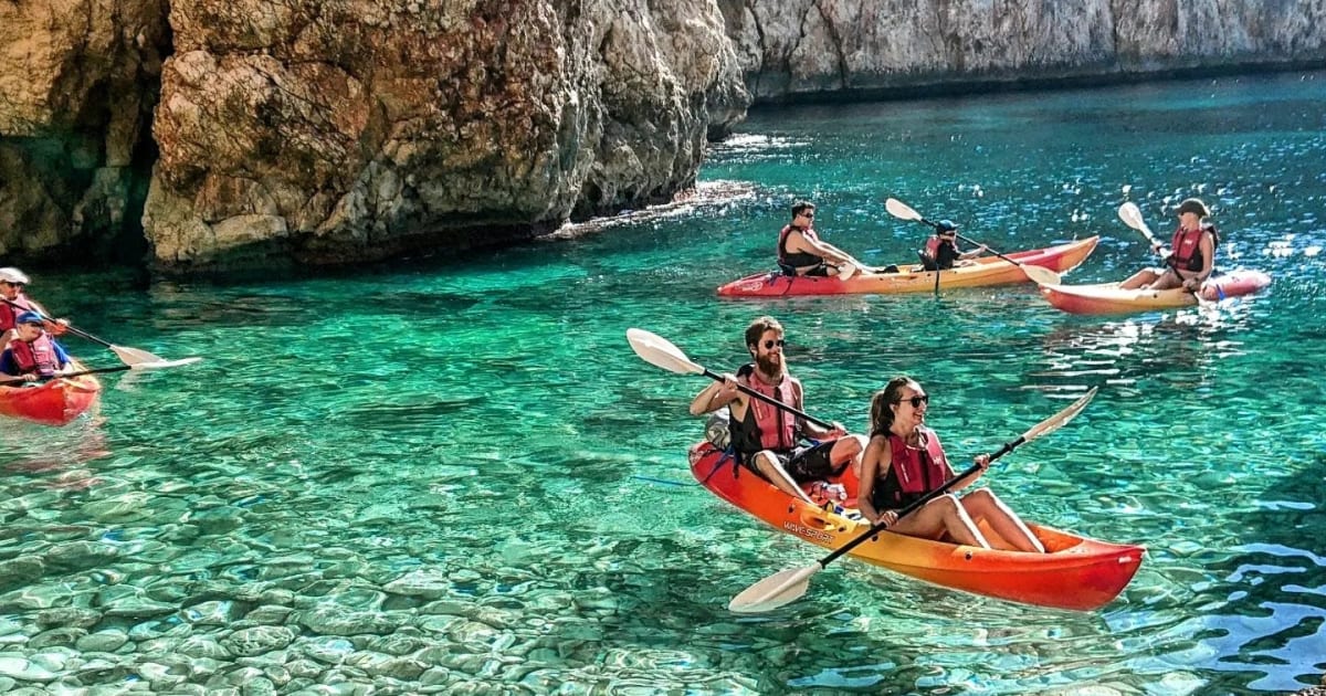 Excursión guiada en kayak a Cala Tango y al Parque Natural de San ...