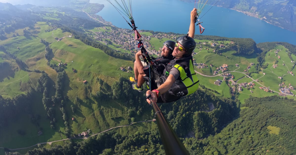 Tandem paragliding above Lake Lucerne, Switzerland | Manawa