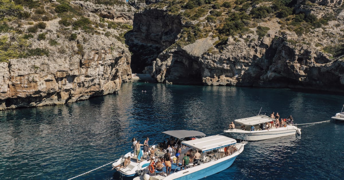 Guided Blue Cave and 5 Islands Tour by Boat from Split | Manawa