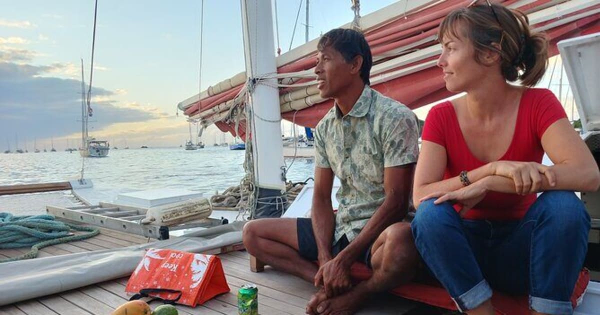 Sunset Excursion in a Double Sailing Pirogue in the Tahiti Lagoon with Snorkelling | Manawa