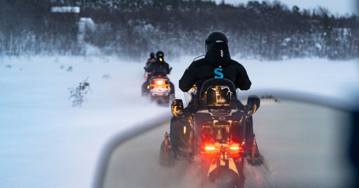 Beginner Snowmobile Excursion from Kirkenes | Manawa
