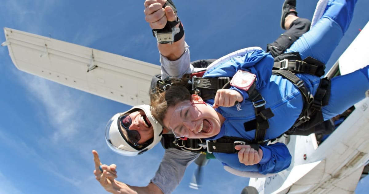 Skydiving at Manresa from Barcelona, 13,000 ft | Manawa