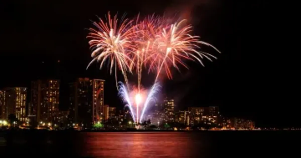 Friday night fireworks cruise along Waikiki | Manawa