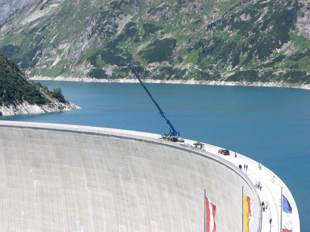 10 Highest Bungee Jumps in the World | Manawa