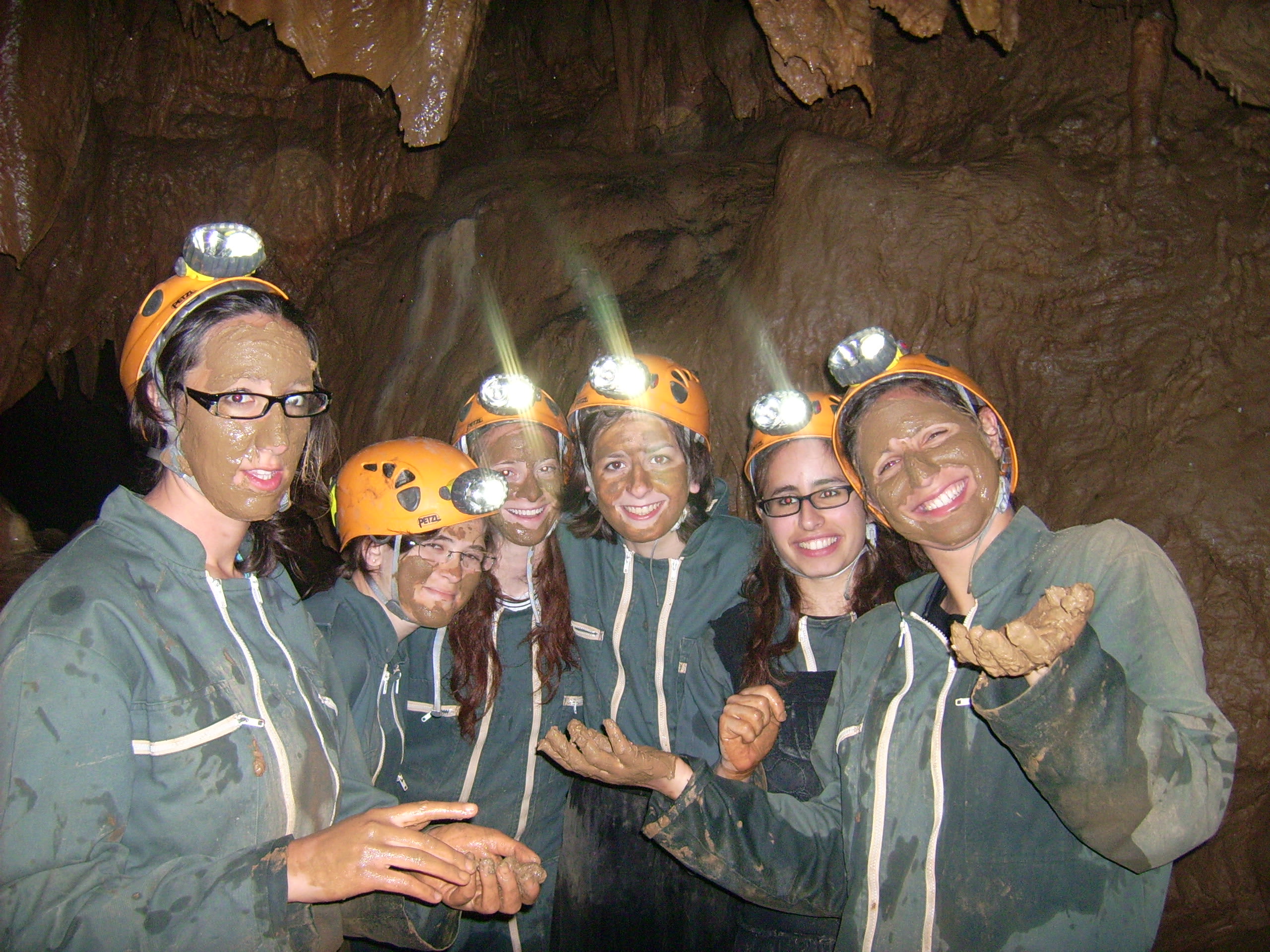 Caving for Beginners: The Complete Guide | Manawa