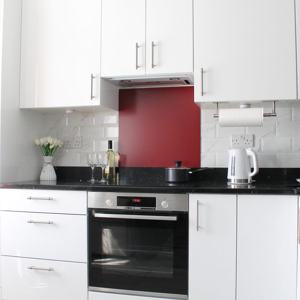 Altro Aluminium Kitchen Splashback - 900 x 750mm - Matt Burgundy Red ...