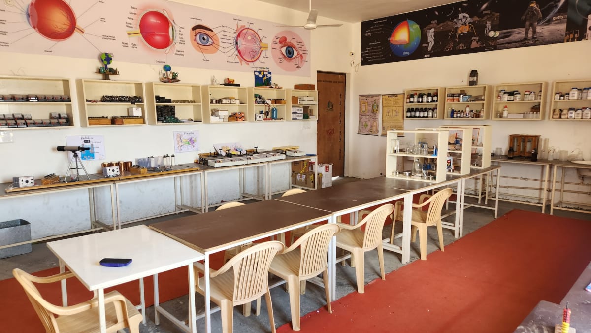 Science Lab | THE MAPLE INTERNATIONAL SCHOOL - Best School in Bhadra