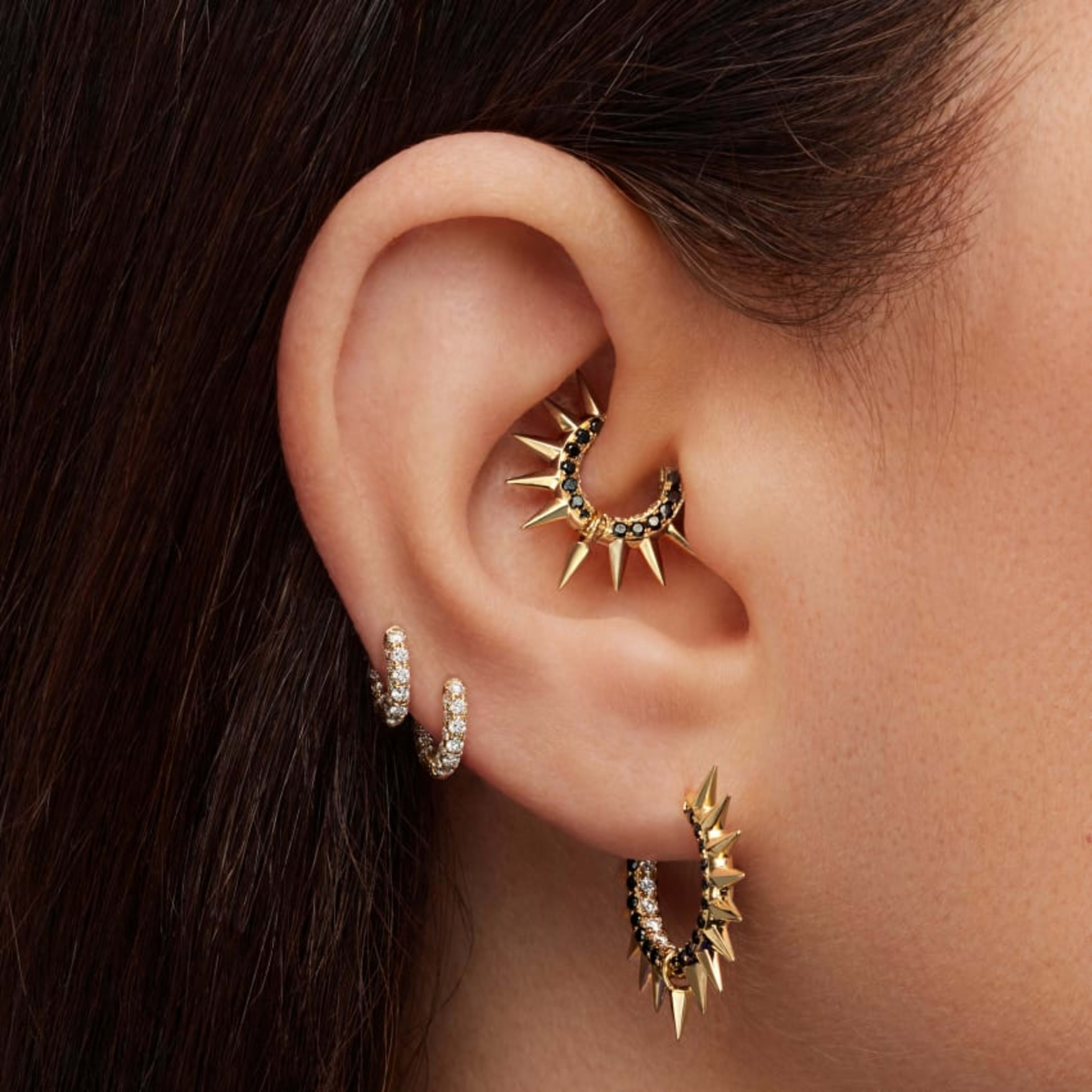 Metal Mohawk with Black and White Diamond Pavé Hoop Earring White Gold ...