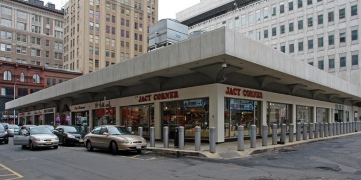 Prudential Plaza Retail, 150 Halsey St | JLL Properties - US