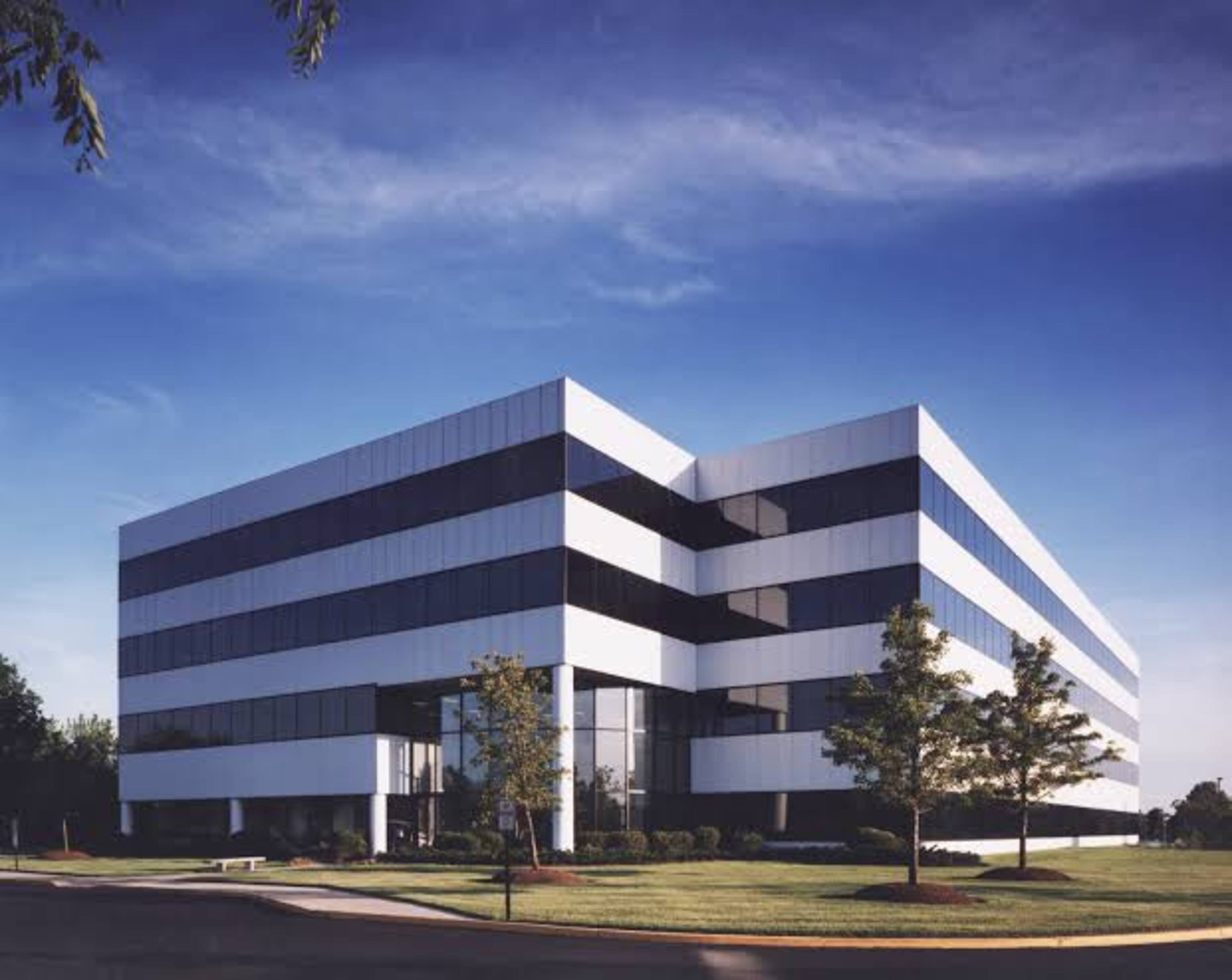 2000 Midlantic Dr | JLL Properties - US