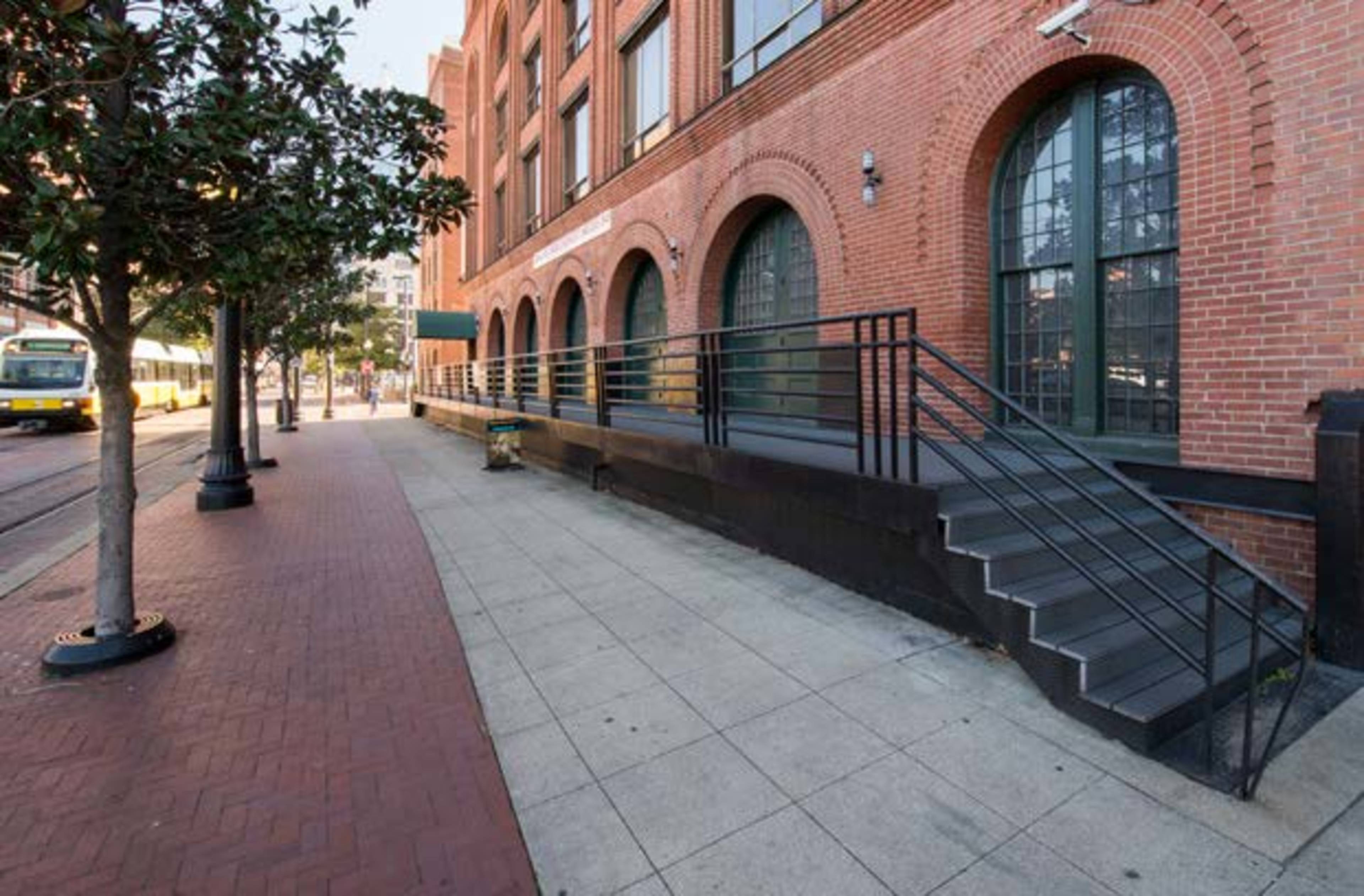 211 North Record Street, 211 N Record St | JLL Properties - US