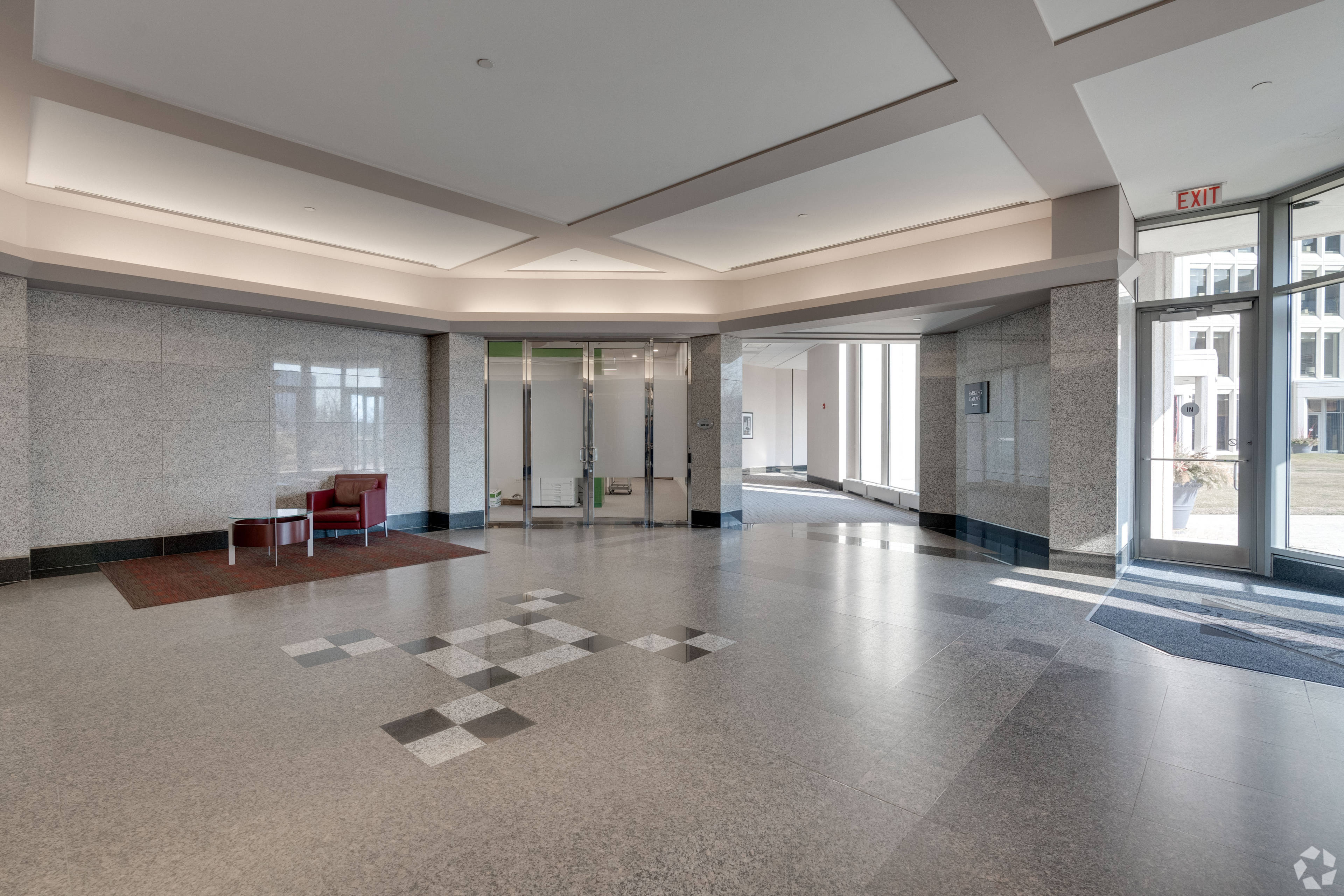 Commerce Plaza I, 2001 Spring Rd | JLL Properties - US