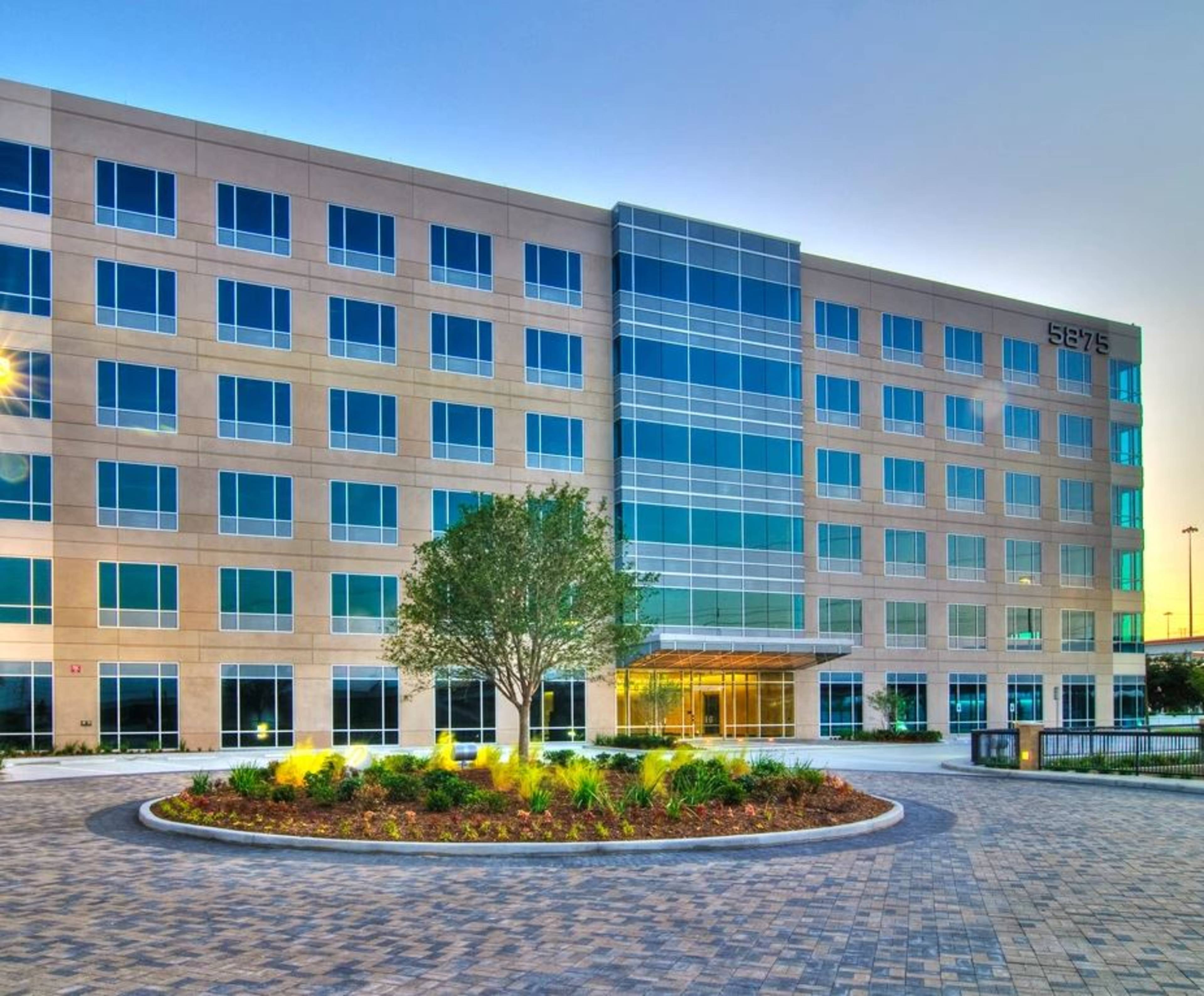 Beltway Lakes Phase II, 5875 N Sam Houston Pkwy W | JLL Properties - US