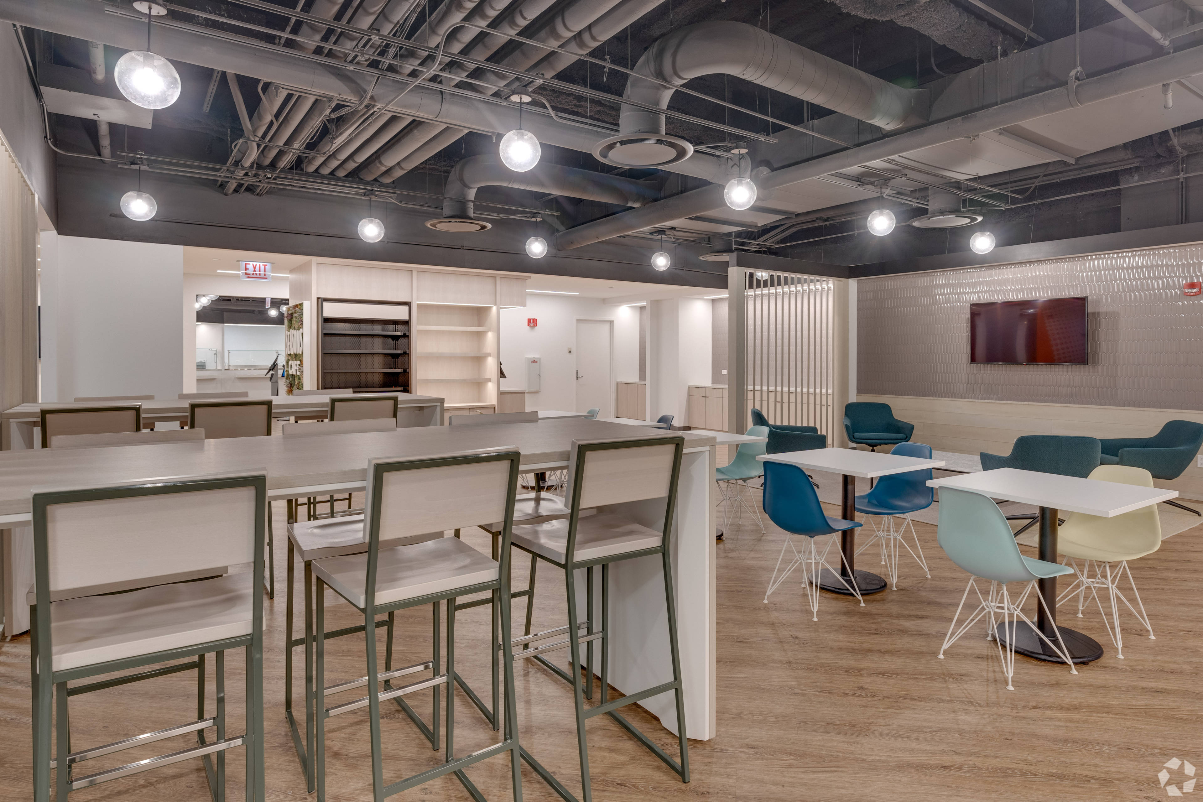 Commerce Plaza I, 2001 Spring Rd | JLL Properties - US