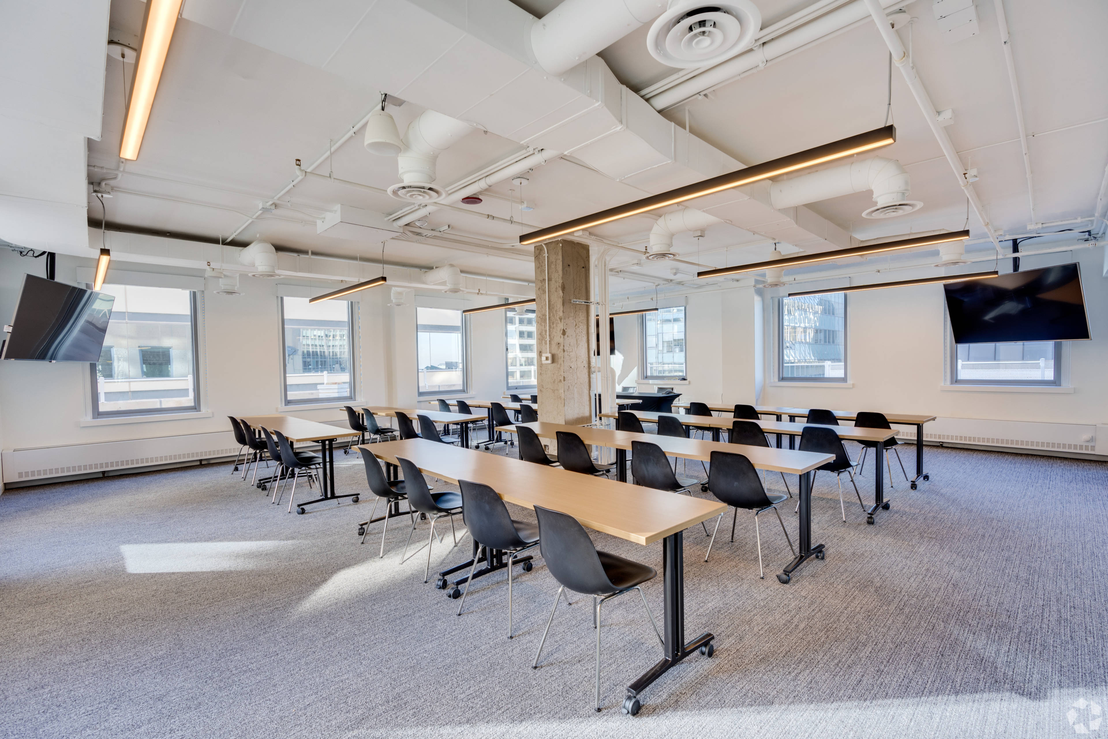 The LaSalle Wacker, 121 W Wacker Dr | JLL Properties - US