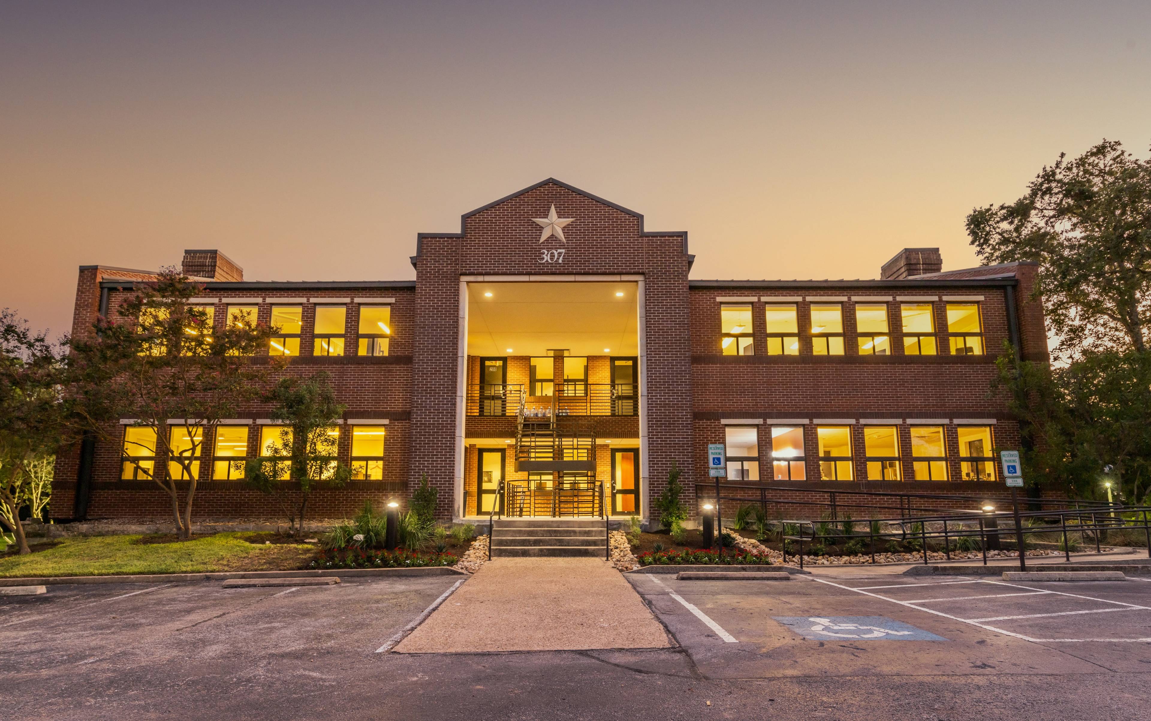 The Enclave, 307 Camp Craft Rd | JLL Properties - US