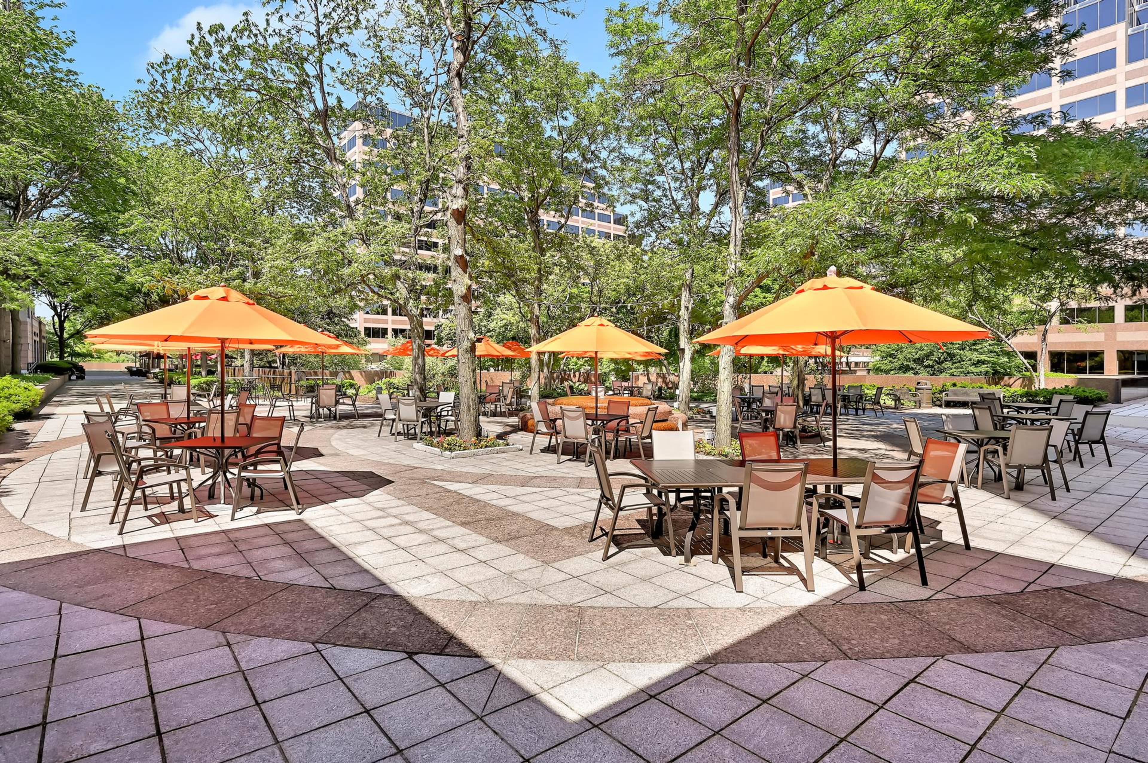 Riverway West, 9399 W Higgins Rd | JLL Properties - US