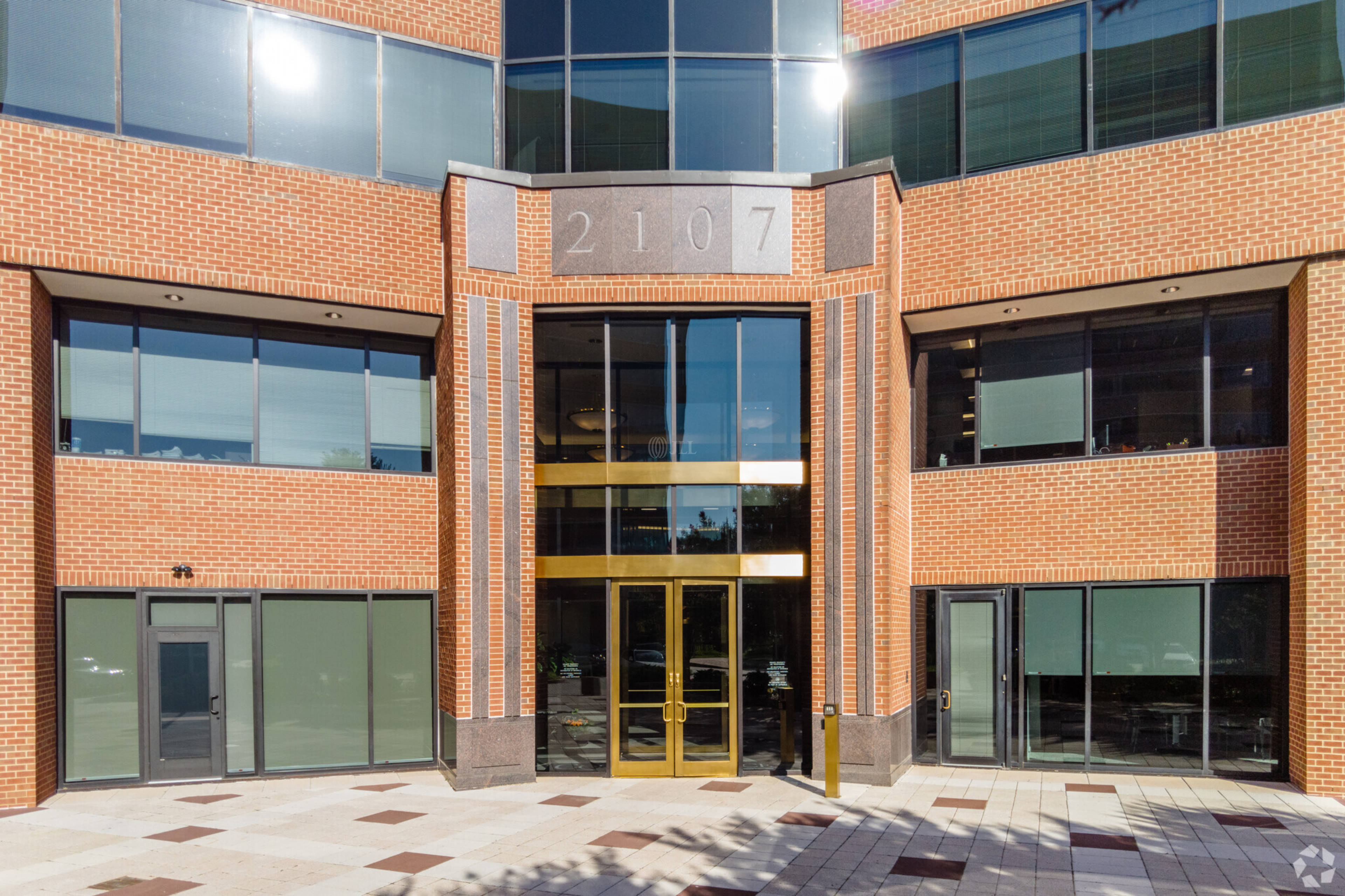 Colonial Place III, 2107 Wilson Blvd | JLL Properties - US