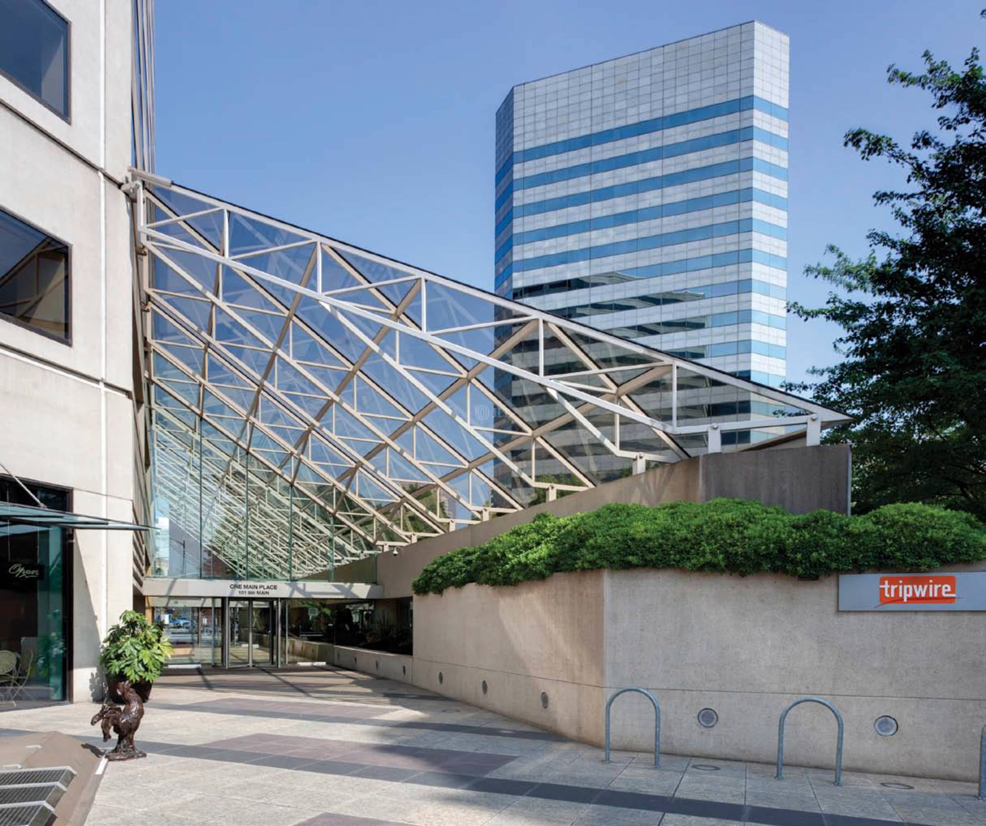 One Main Place, 101 SW Main St | JLL Properties - US