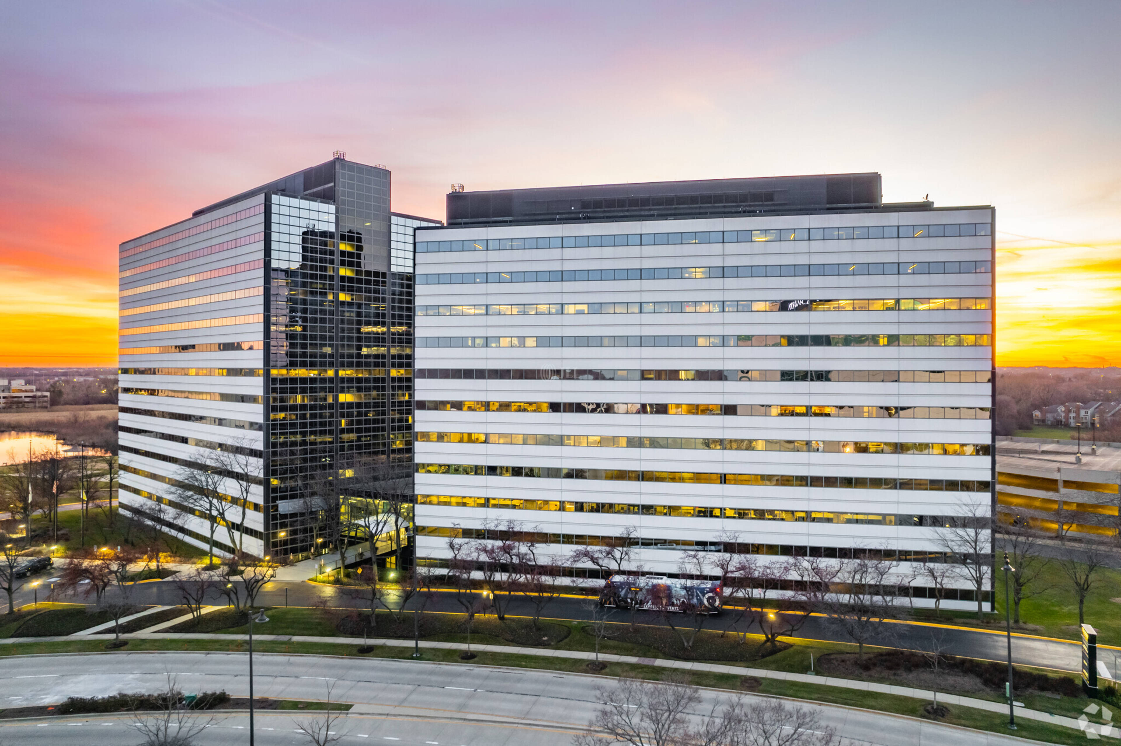 150 North Martingale, 150 N Martingale Rd | JLL Properties - US