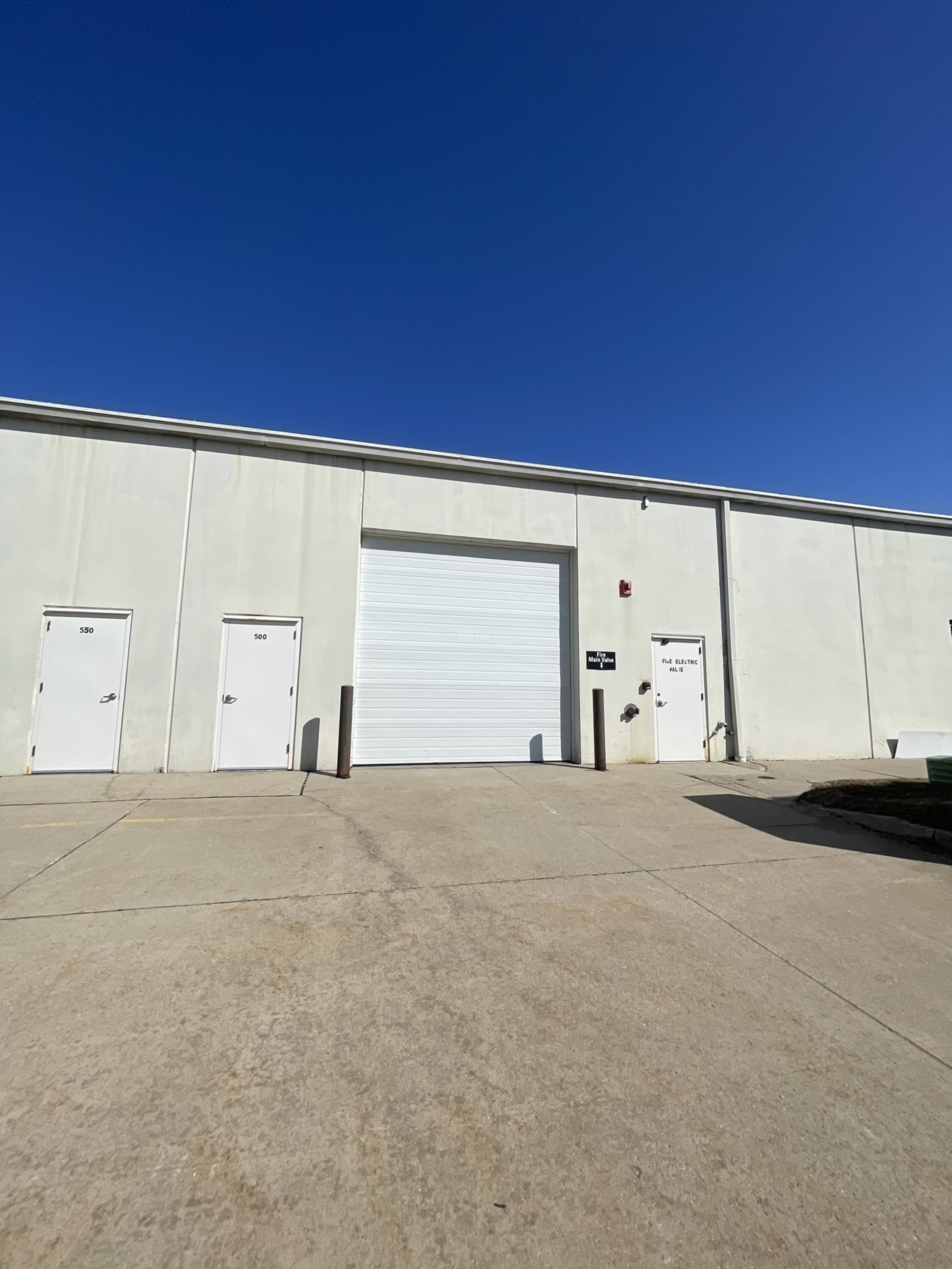 Gateway Business Park, 3060 SE Grimes Blvd | JLL Properties - US