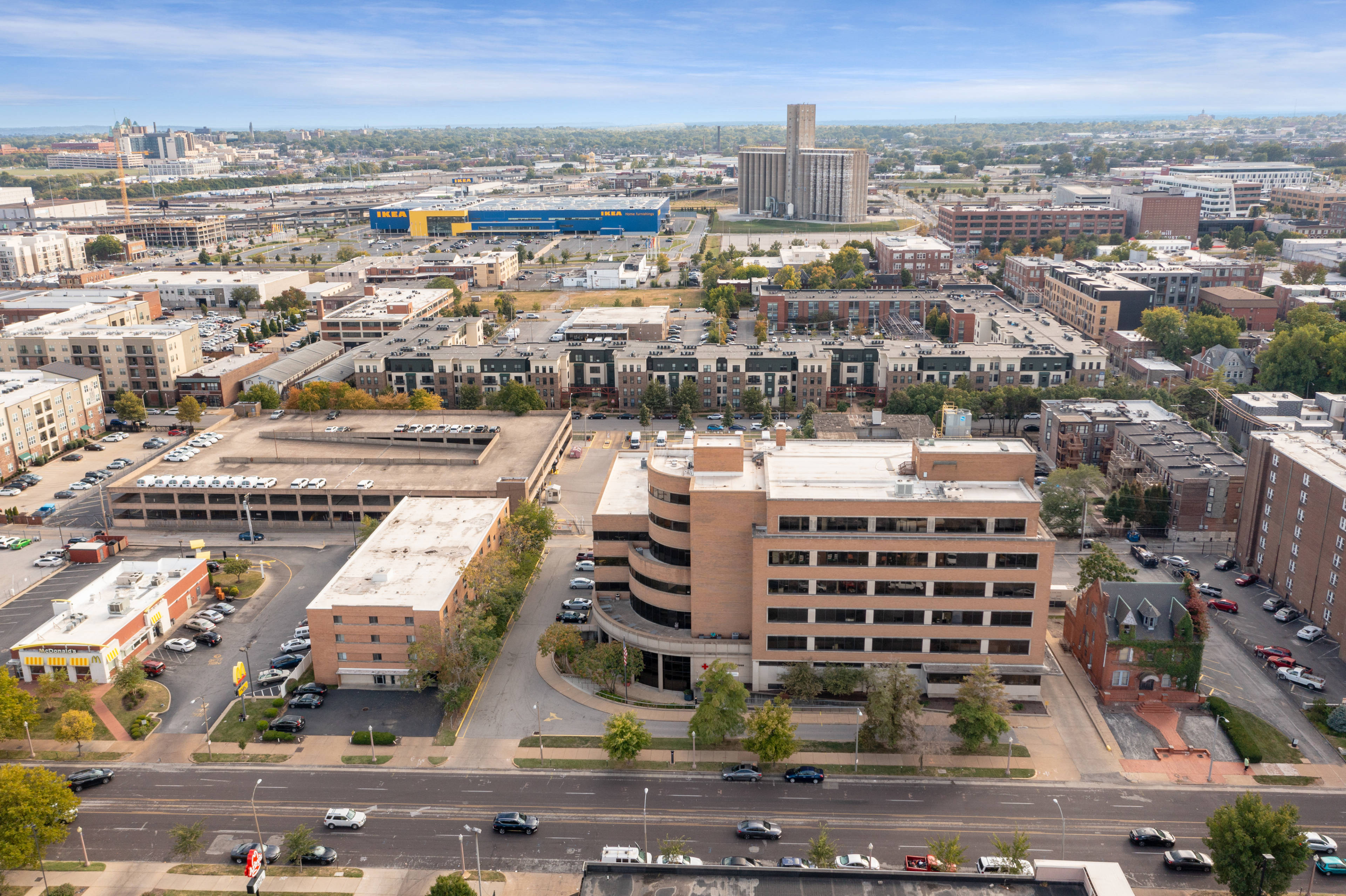 American Red Cross, 4050 Lindell Blvd | JLL Properties - US