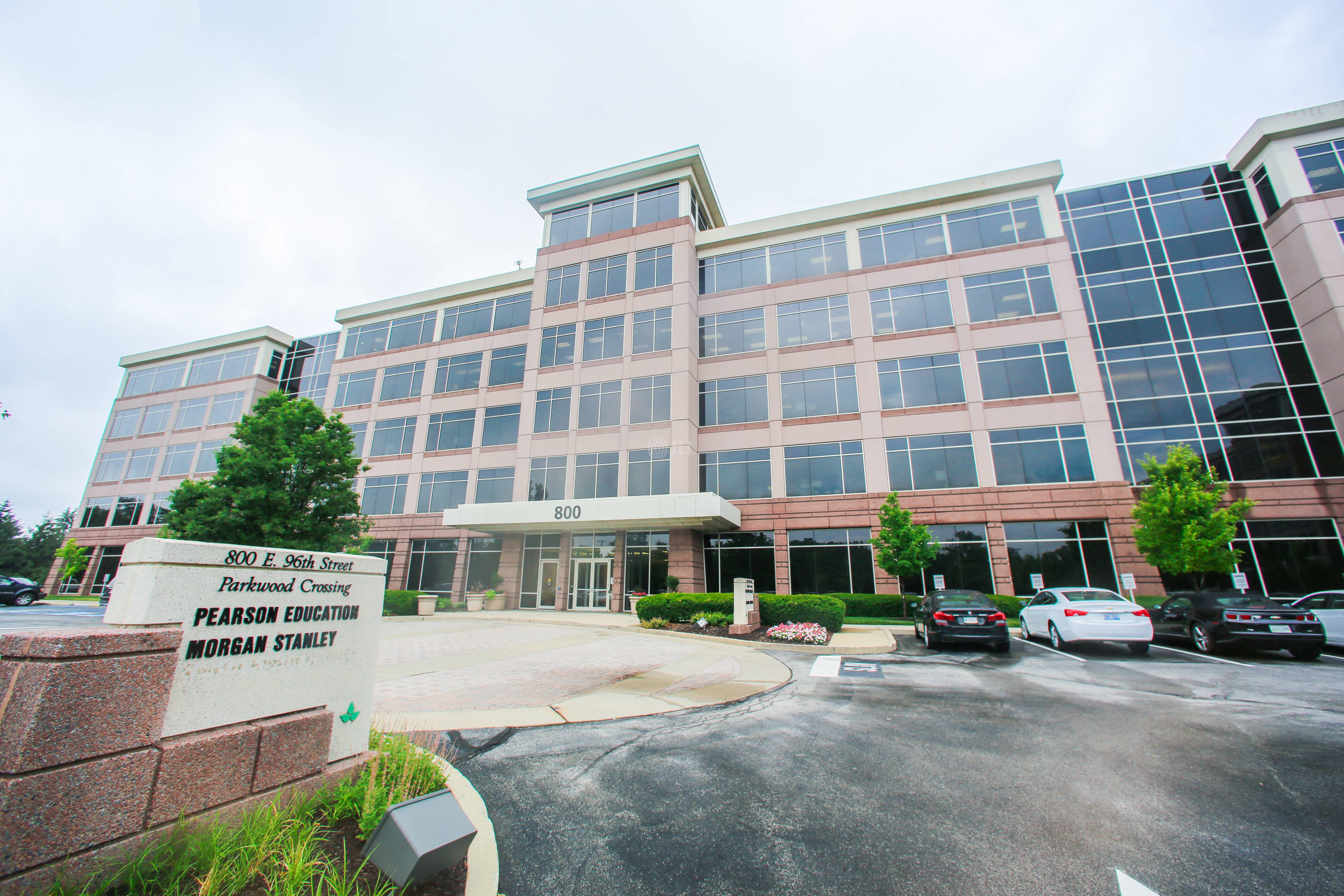 Eight Parkwood, 800 E 96th St | JLL Properties - US