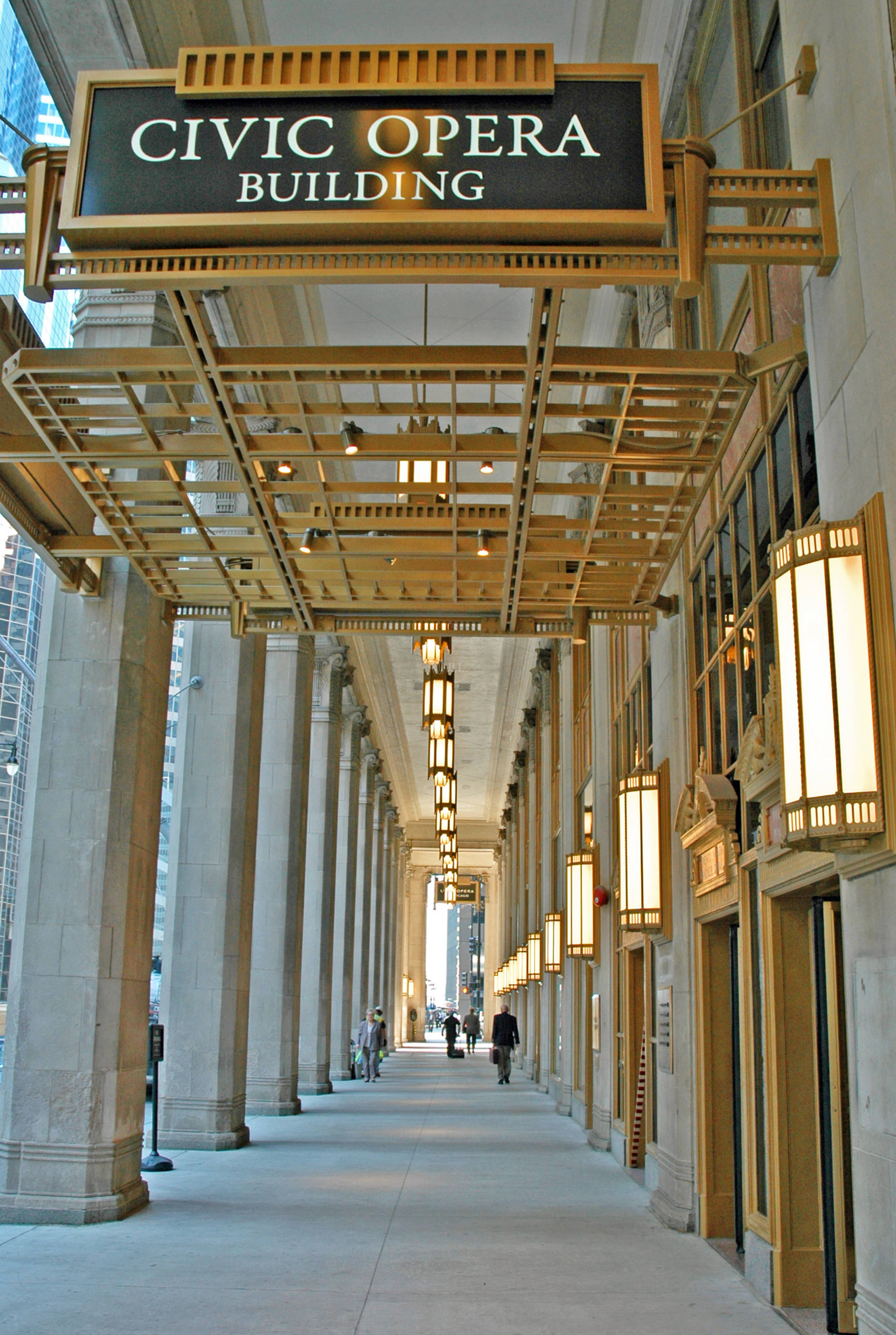 Civic Opera House, 20 N Wacker Dr | JLL Properties - US