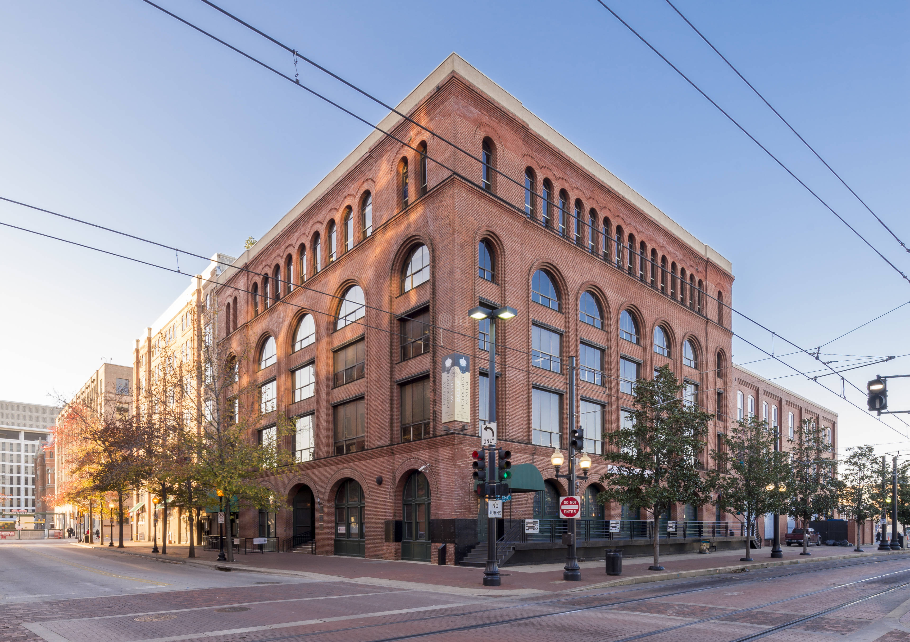 211 North Record Street, 211 N Record St | JLL Properties - US